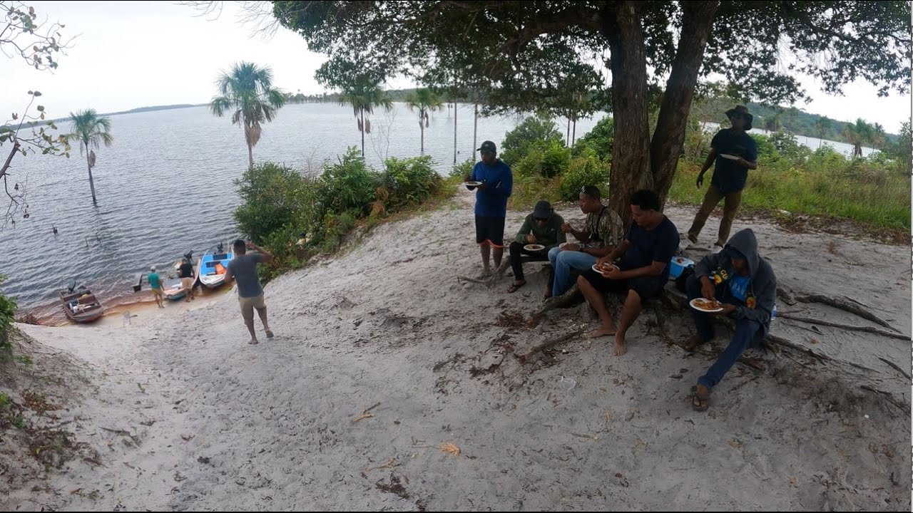 FISHING IN MASHABO LAKE ESSEQUIBO COAST - YouTube