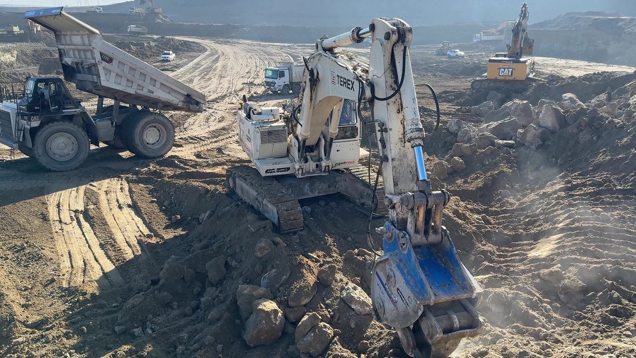 Terex RH30F Working With Hydraulic Ripper, Ripping Stone Layers ...