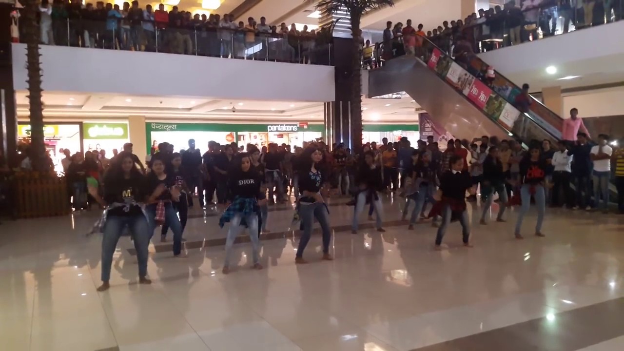 ENJOY IN THE PROZONE MALL AURANGABAD - YouTube