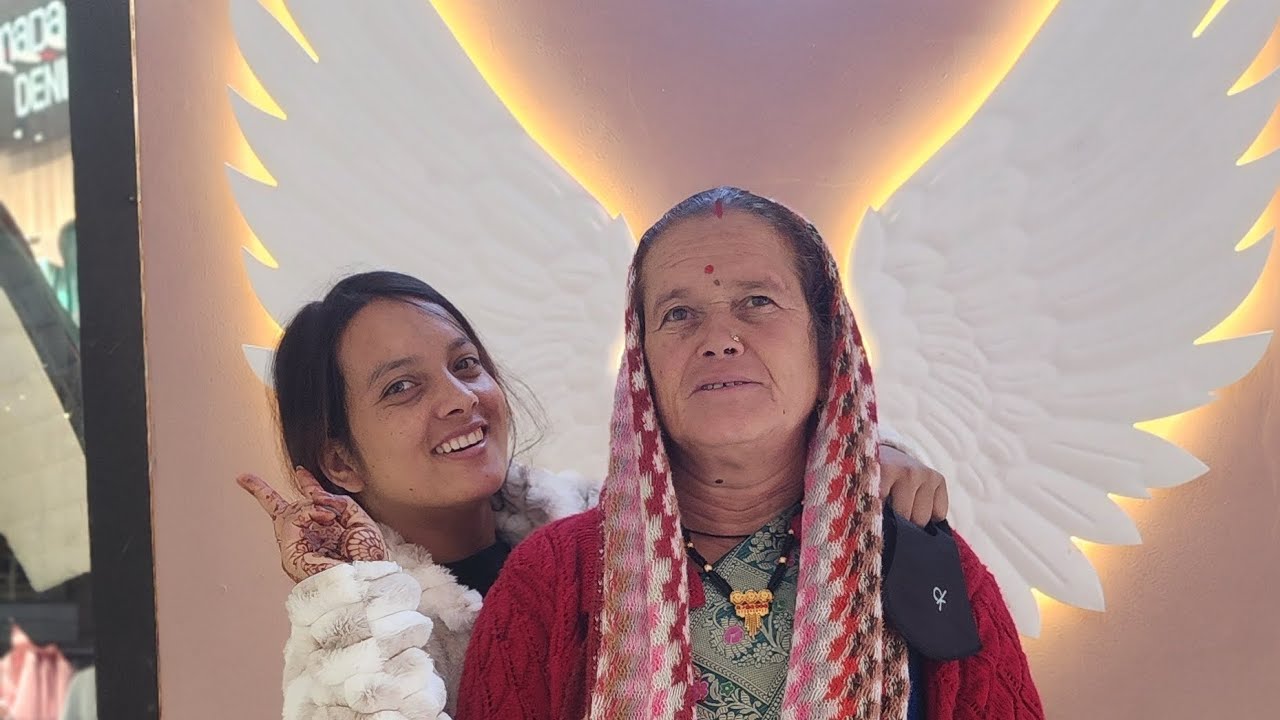 आज मै और मेरी मम्मी gumne गए centrio aur sahasdhara मै तो कोई था ही नही ...