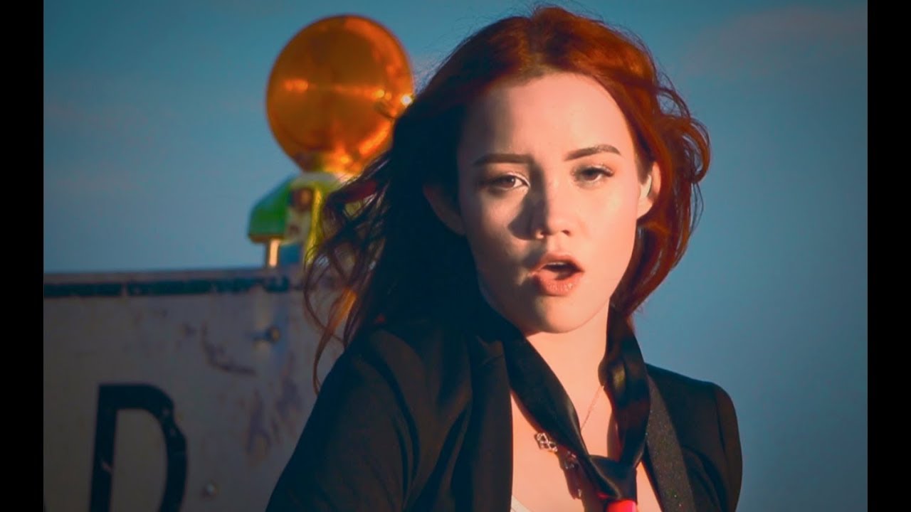 Dalú - Elvis´s look (Official Video) - YouTube