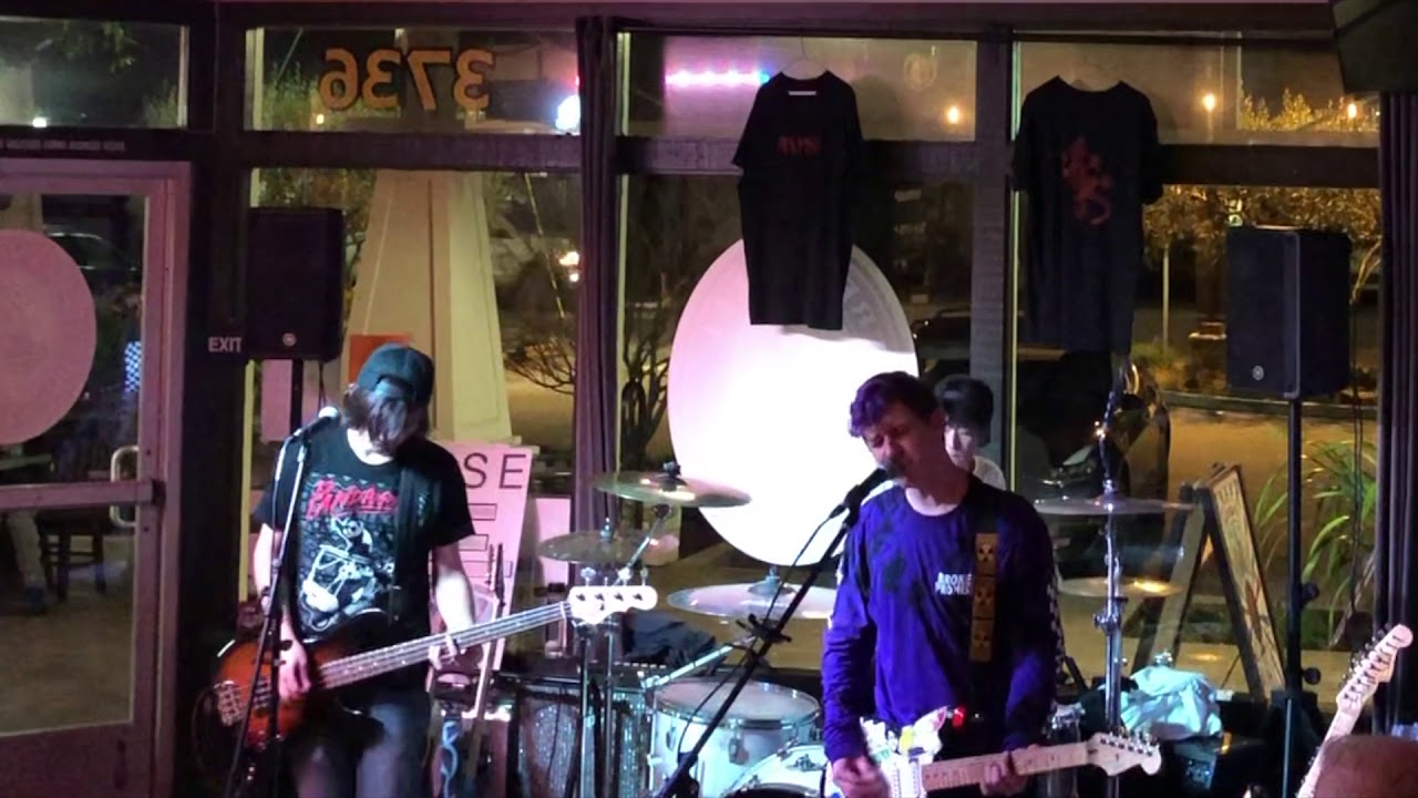 Broke by Modest Mouse - Live at Freewheel Brewing Company - YouTube