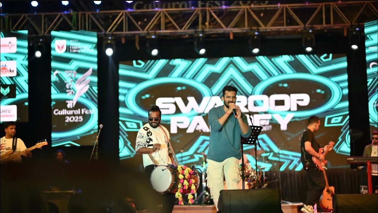 Swaroop Pandey Live At pimpri chinchwad Collage Show - YouTube