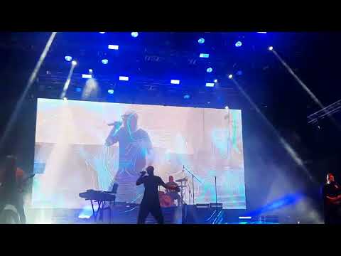 Gripin - Vazgeçtim Ben Bugün Canlı Performans (İzmir Halk konseri)