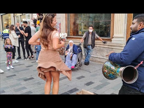 Darbukacı Turist Kızı Fena Oynattı