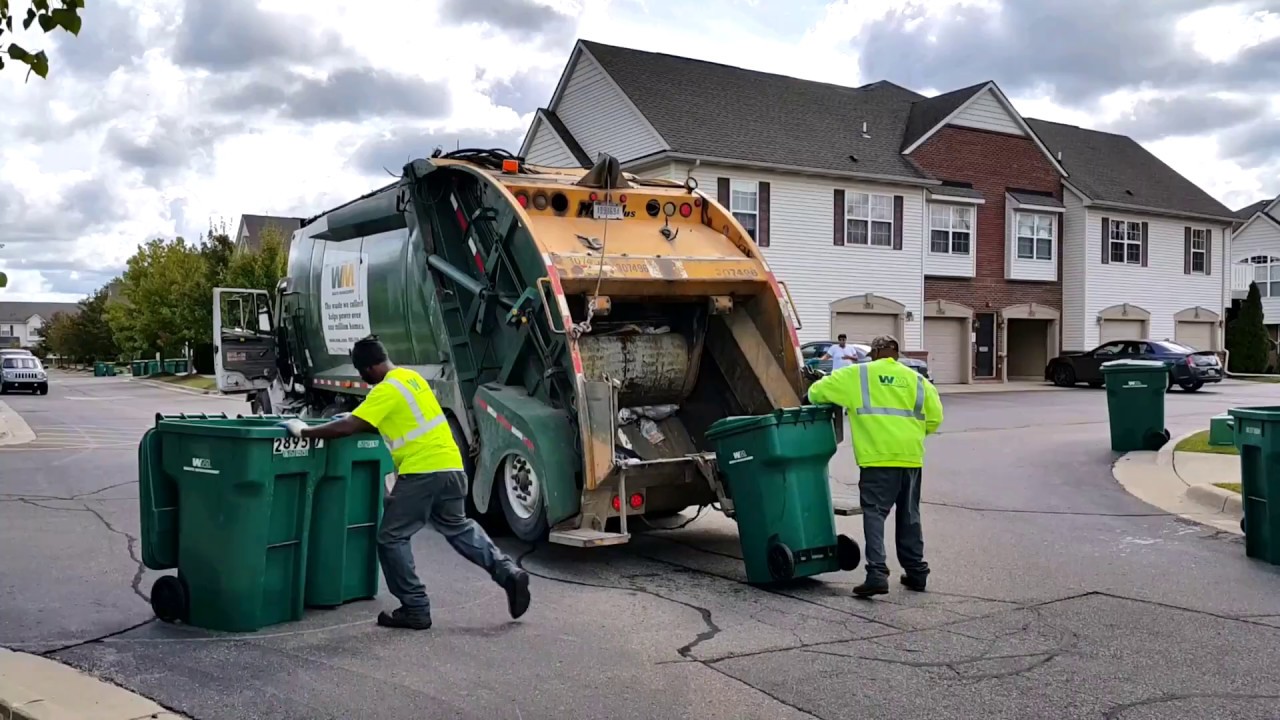 Waste Management: Freightliner FL 112/McNeilus Tag-Axle Rear Loader ...