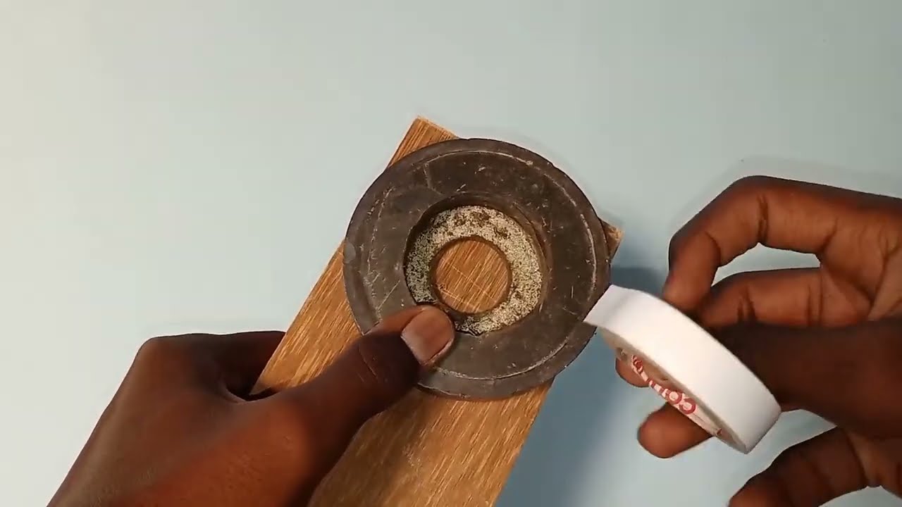 (3) video. magnet magic trick - YouTube