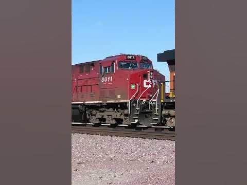 BNSF 4092 WITH CP LOCOMOTIVE WESTBOUND MP 733 NEEDLES SUB - YouTube