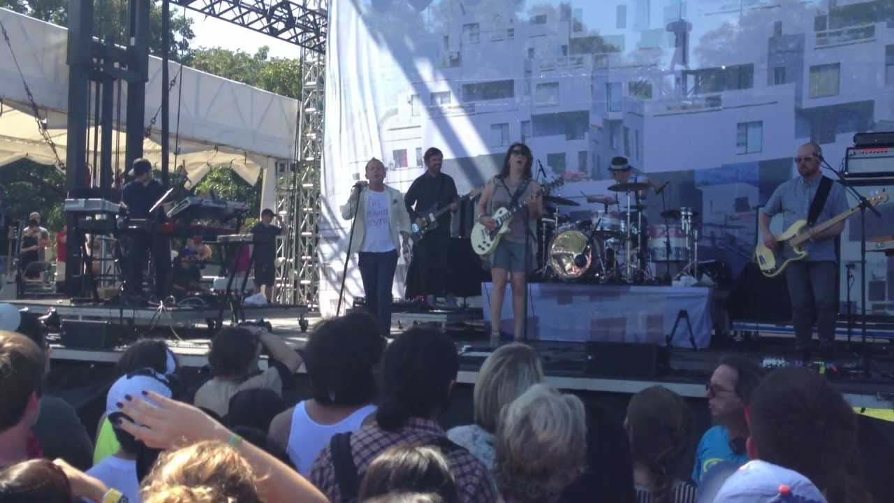 Stars @ ACL Music Festival 2012 - A Song Is A Weapon - YouTube