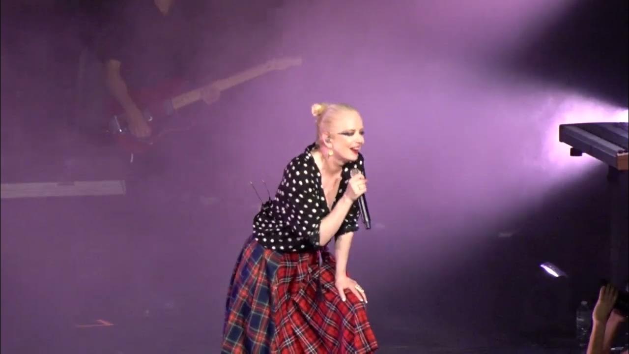 Garbage - Cherry Lips (Go Baby Go!) - Live at Pine Knob Music Theater in Clarkston, MI on 7-6-23 ...