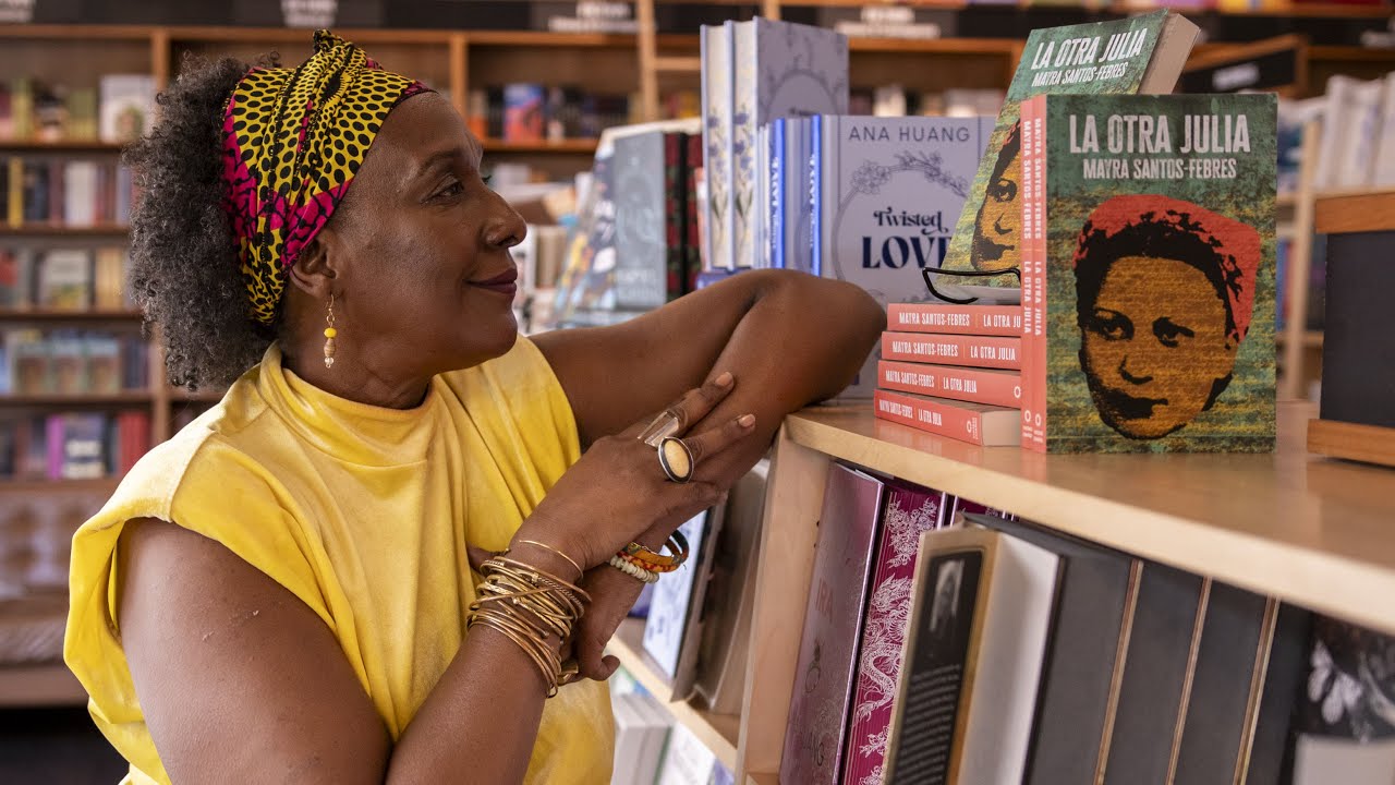 Mayra Santos-Febres muestra La otra Julia - YouTube