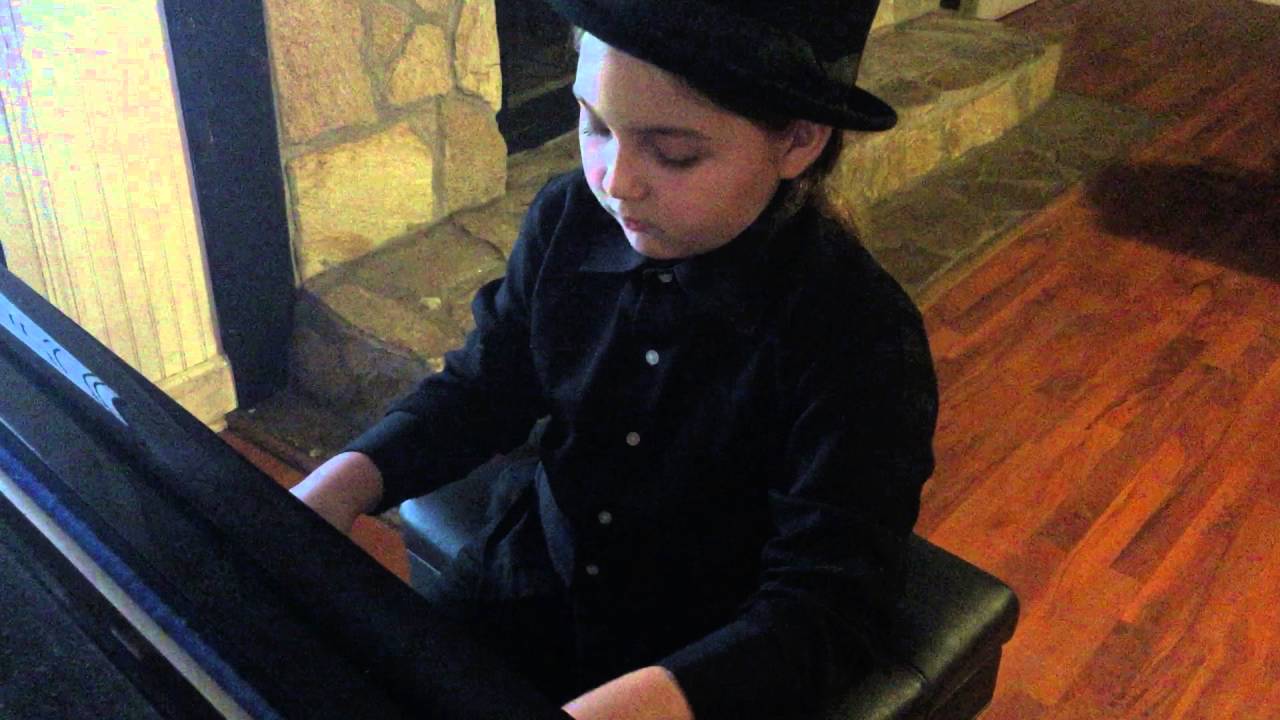 Elias Phoenix - Beethoven "Moonlight" Sonata, Op. 27, No. 2: Mov 2 ...