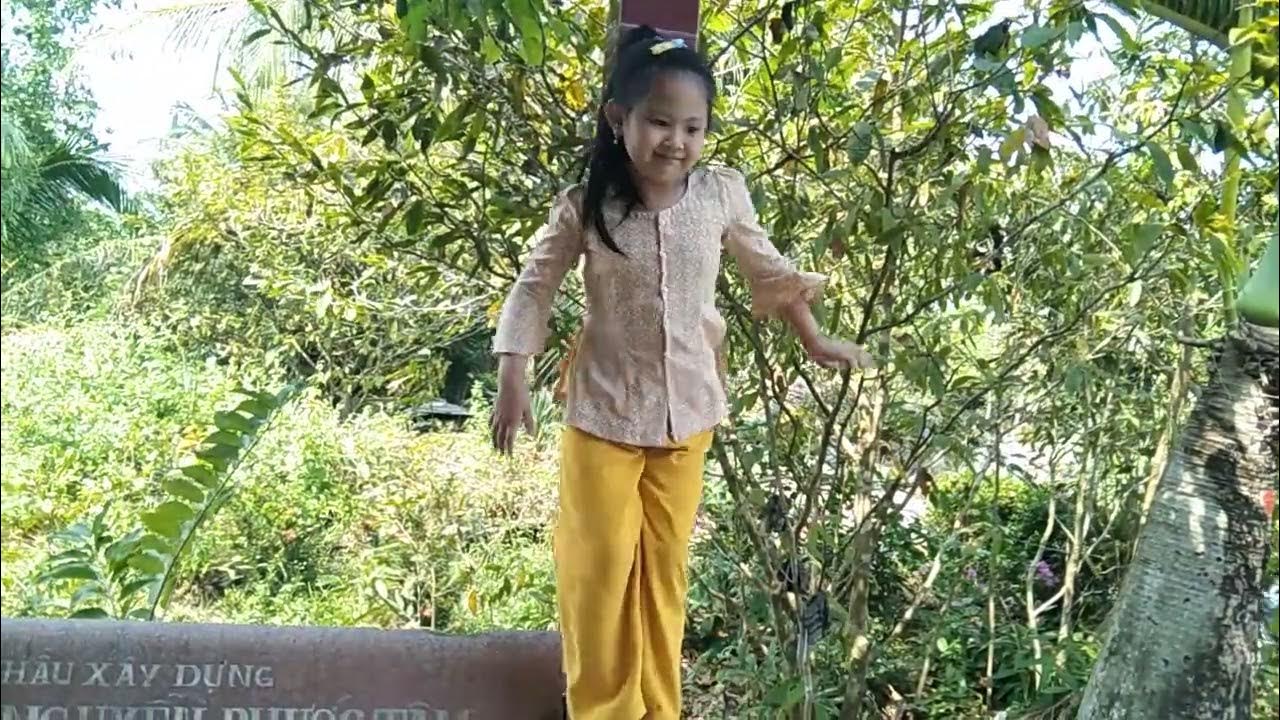 Chế ý hát thấp thỏm nè. - YouTube