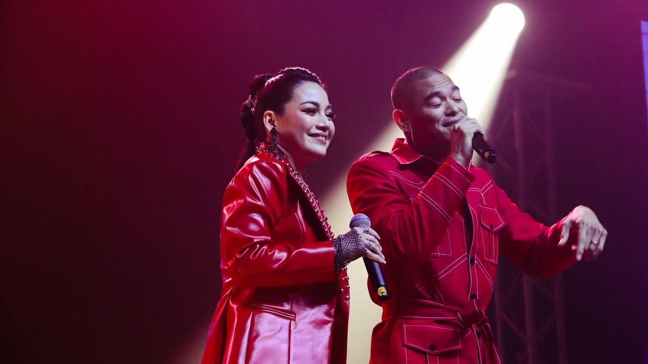 Kyla and JayR - Opening Prod ( Back In Time Concert ) - YouTube