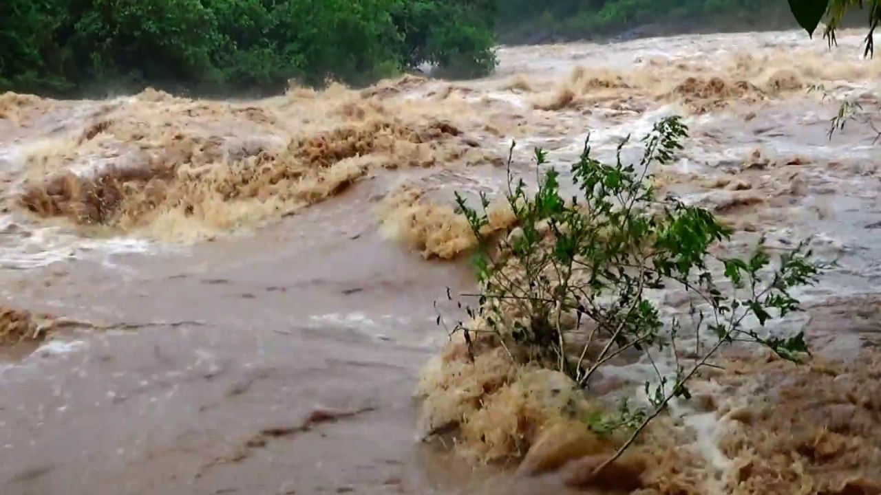 Crecida del rio Guanuma,el dia 24 4 2017 El rio Guanuma nace en la ...