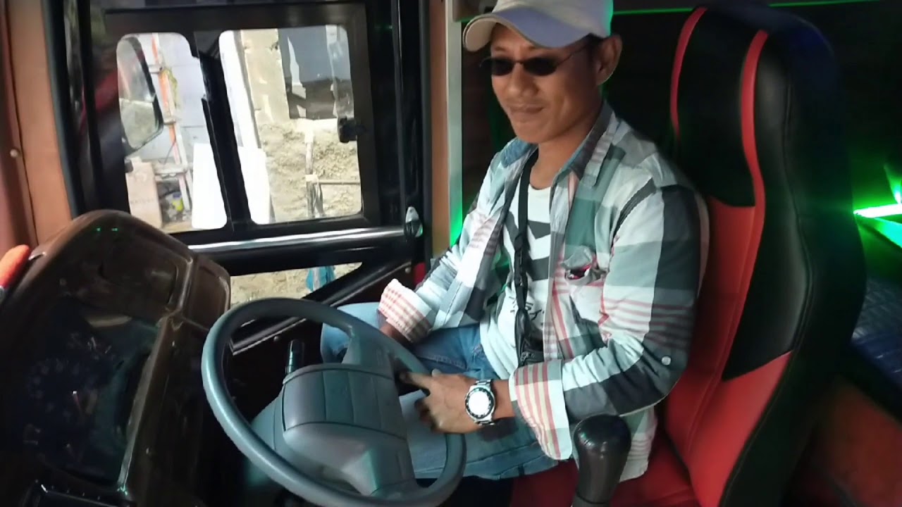 Bus Putri candi,medium bus dengan body kekinian MHD 3+ josss - YouTube
