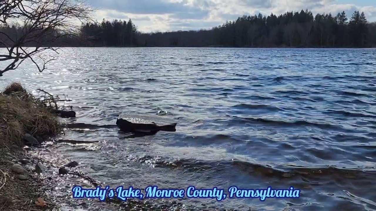 Brady's Lake, Monroe County, Pennsylvania, USA. - YouTube