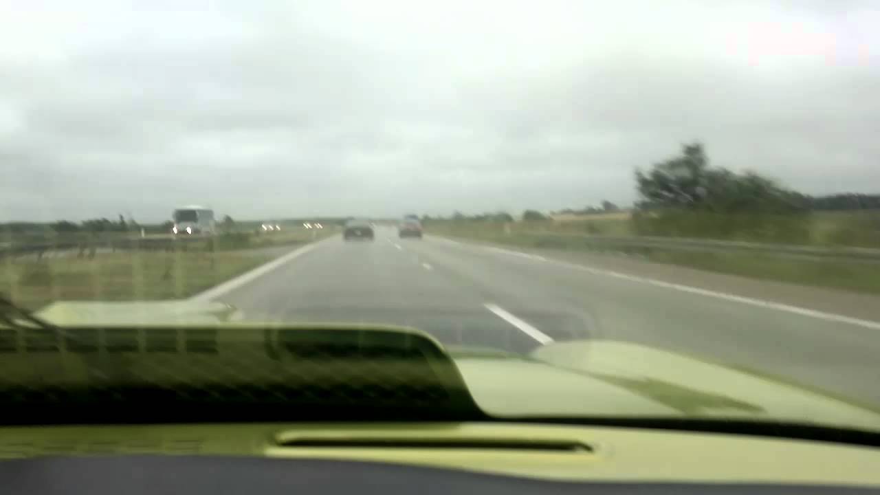 2 Camaros on danish highway - YouTube