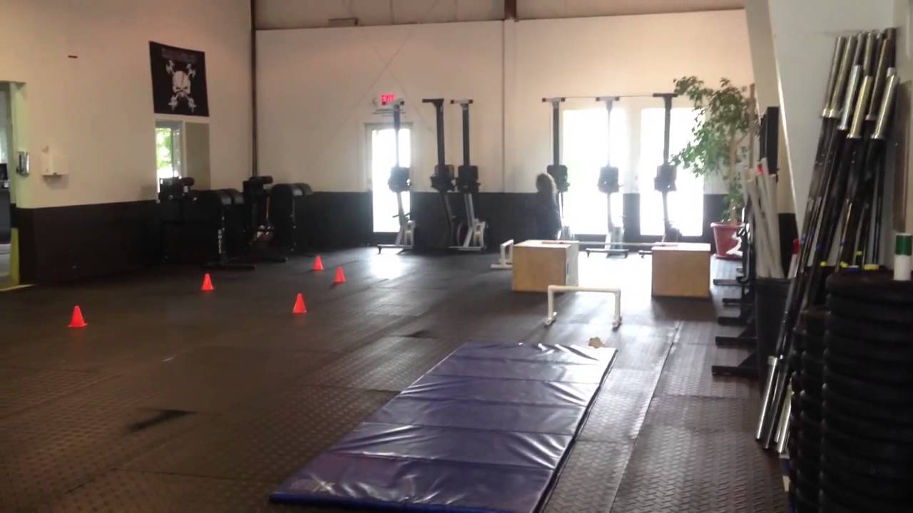 Boulder Mountain CrossFit Kids Obstacle Course - YouTube