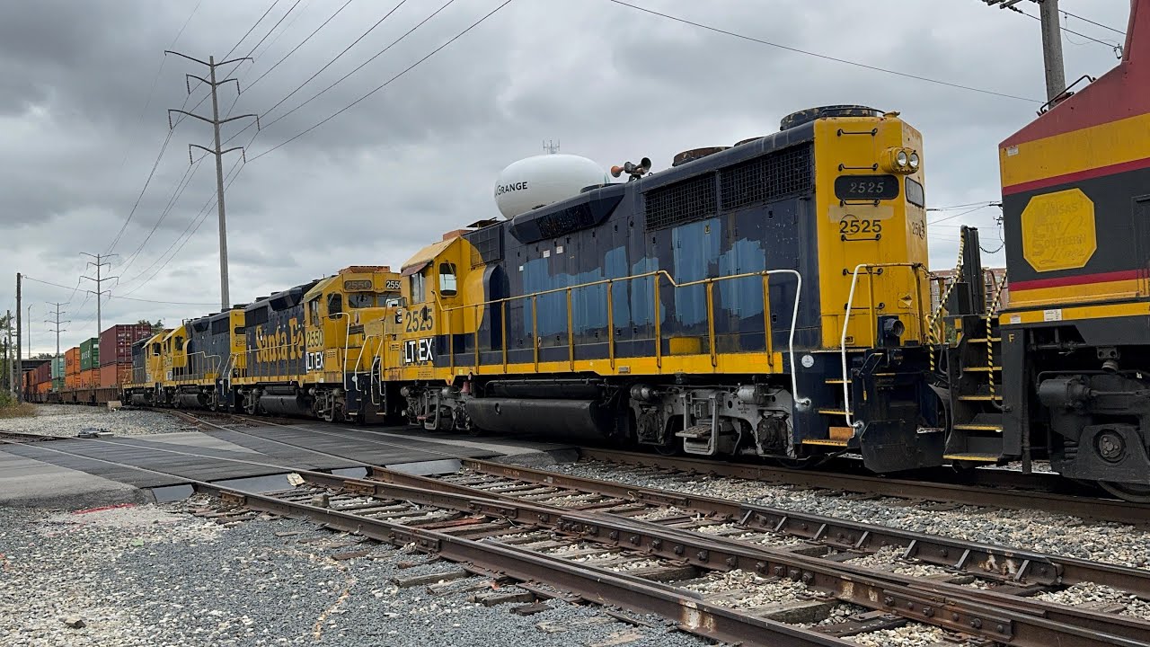 4 Ex Santa Fe Bluebonnets Trail On CSX I165 Through LaGrange, IL!! (10 ...