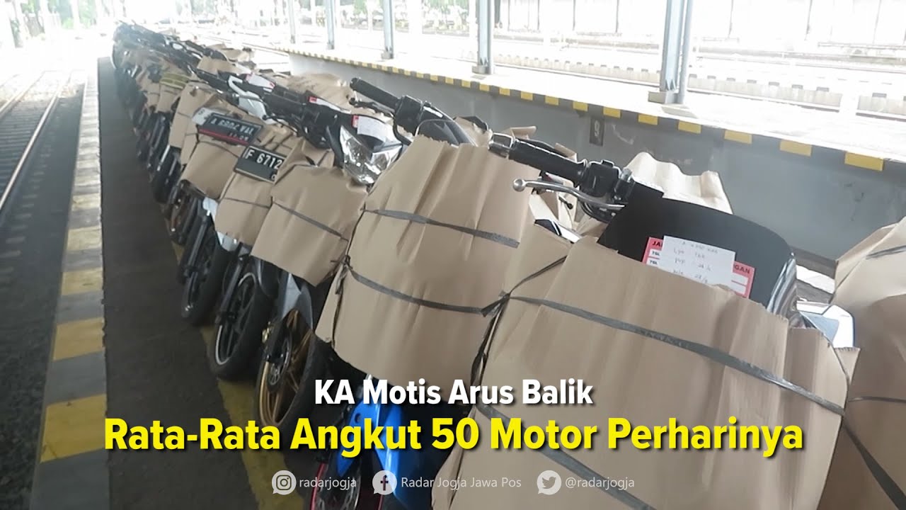 KA Motis Arus Balik, Rata-Rata Angkut 50 Motor Perharinya - YouTube