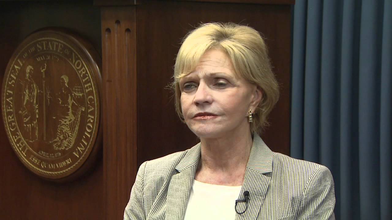 Governor Beverly Perdue | Hurricane Irene | NC Now | UNC-TV| - YouTube