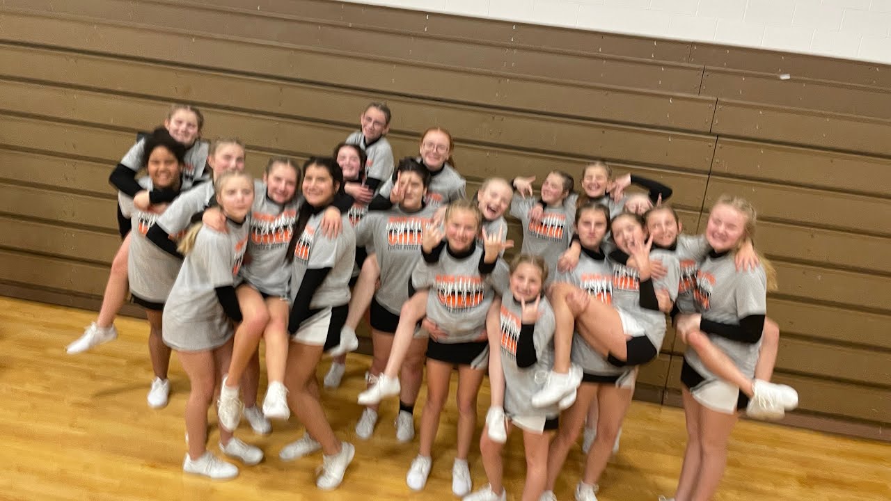 BMS Cheer Final Routine 11.30.22 - YouTube