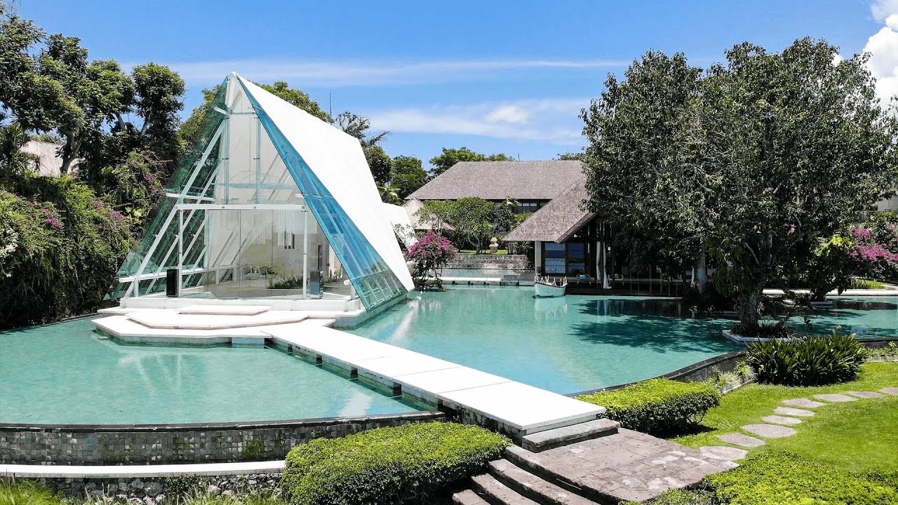Tirtha Uluwatu - Idyllic Clifftop Bali Wedding Venue - YouTube