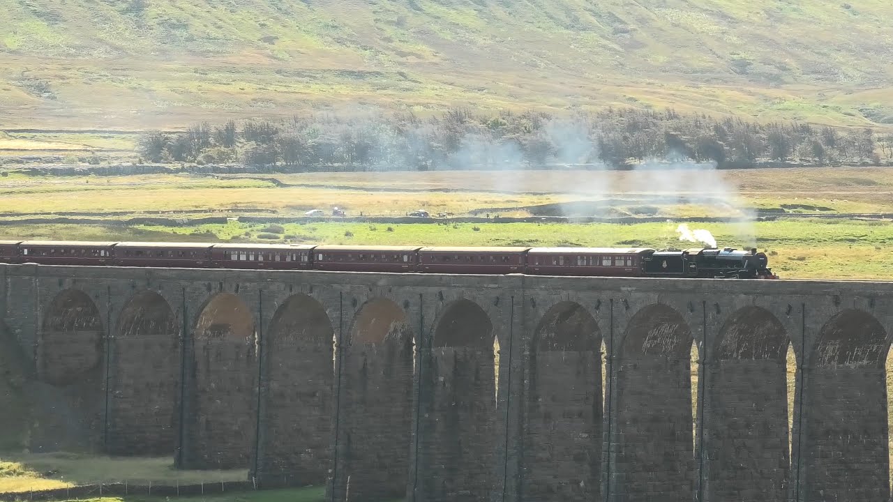 44871 struggling across Ribblehead viaduct - YouTube