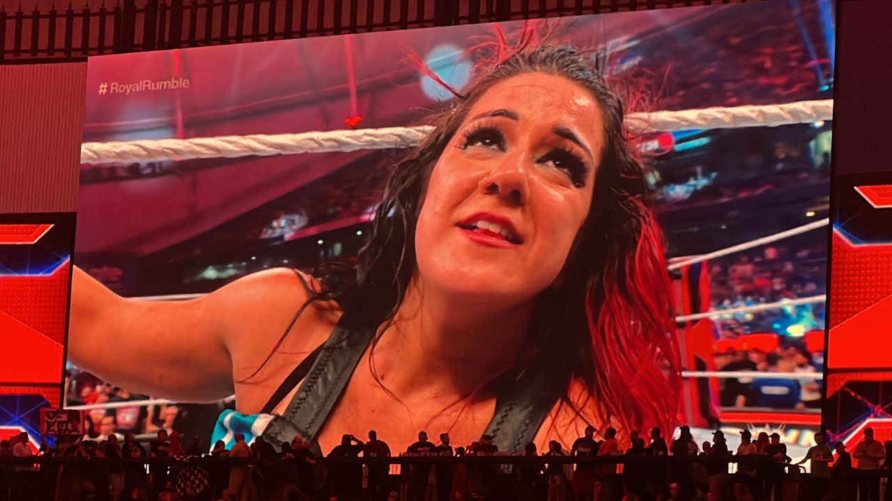 Crowd Reaction of Bayley Winning the Royal Rumble - YouTube