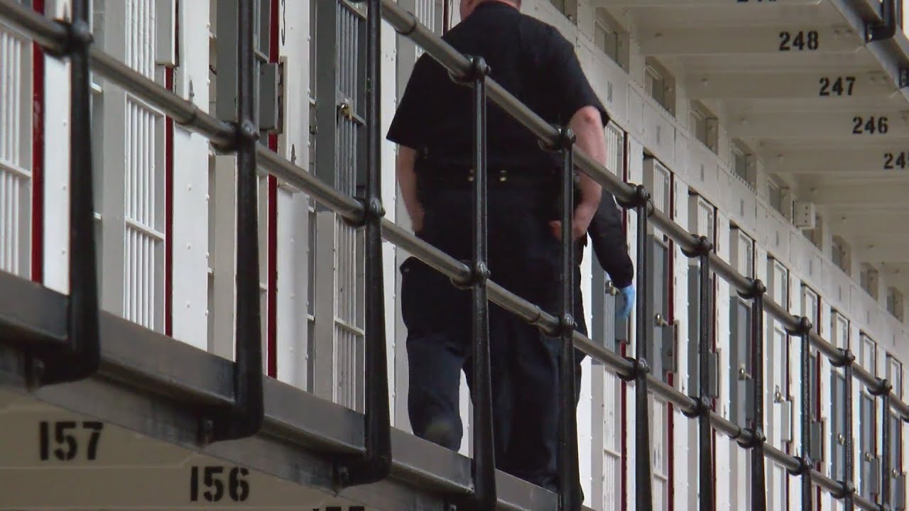 MN Prison Struggles With COVID Outbreak As Corrections Officers Say ...