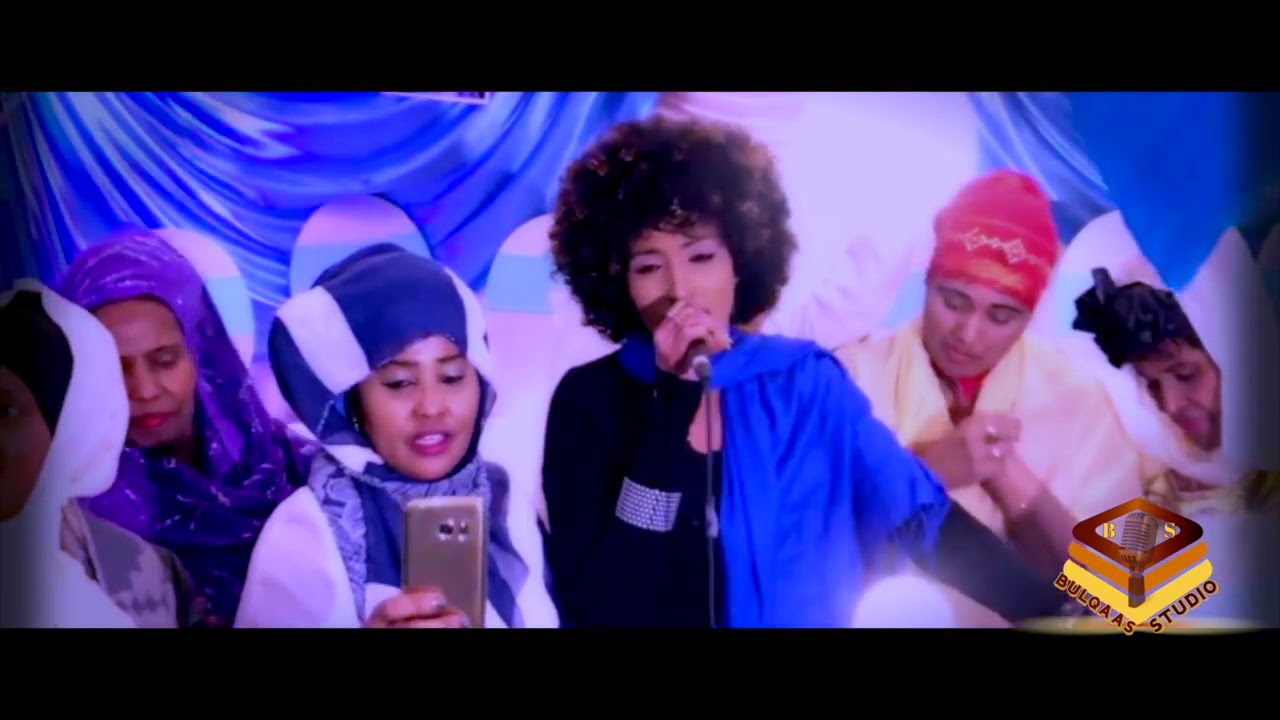 DEEQA AFRO OO MADAXWEYNE FARMAAJO HEES CAJIIB AHQAADAY. - YouTube