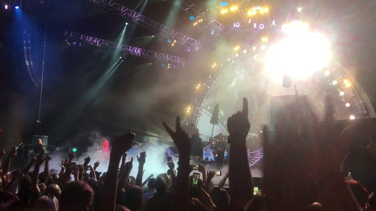 Freebird by Lynyrd Skynyrd Sept 2018 Atlanta - YouTube