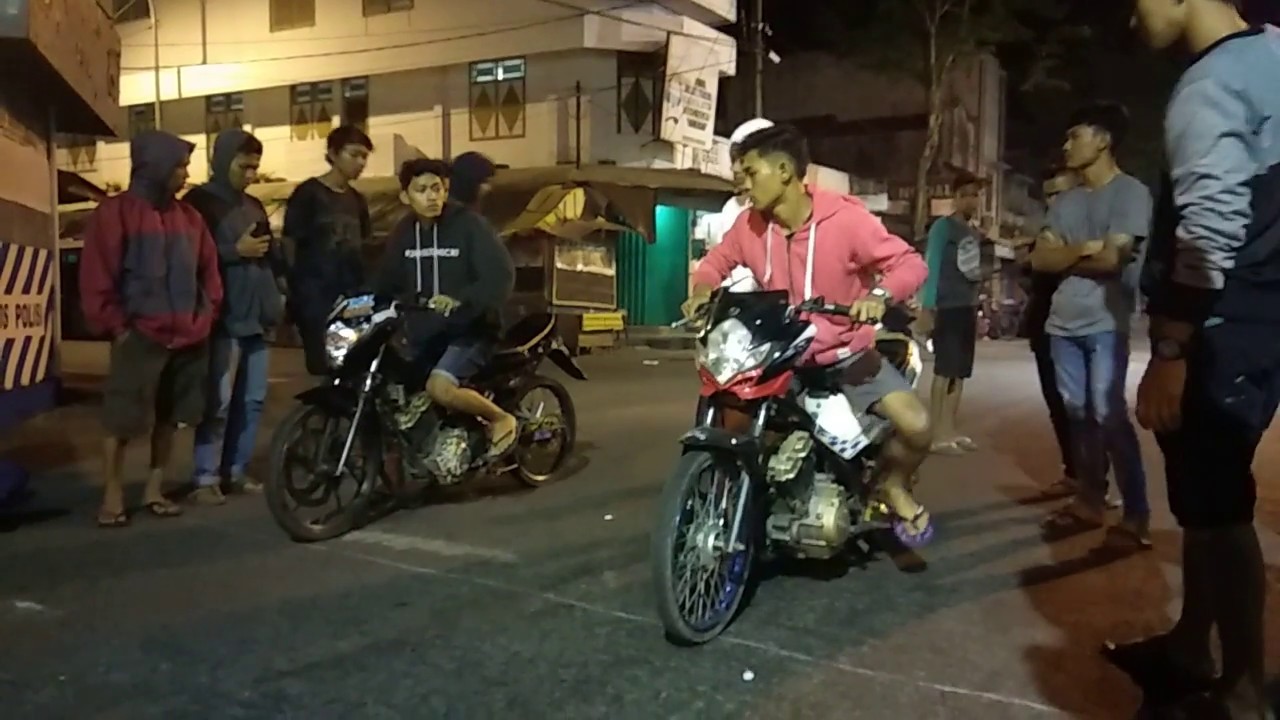 DRAG FU vs FU PURWOREJO| PASAR BALEDONO - YouTube