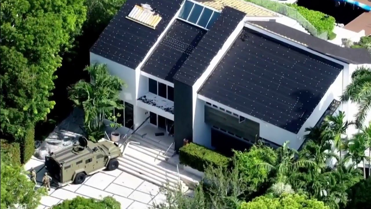 FBI raids home of prominent South Florida developer Sergio Pino - YouTube