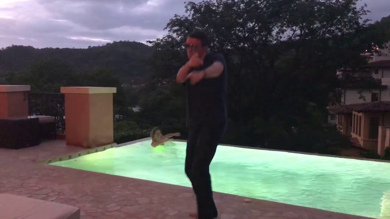 #medtwitter Drake dance challenge - YouTube