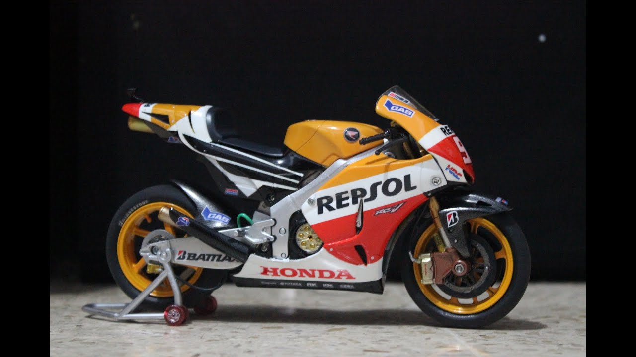 NewRay Honda Repsol RCV 2013 Marc Marquez No.93 scale 1:12 - YouTube
