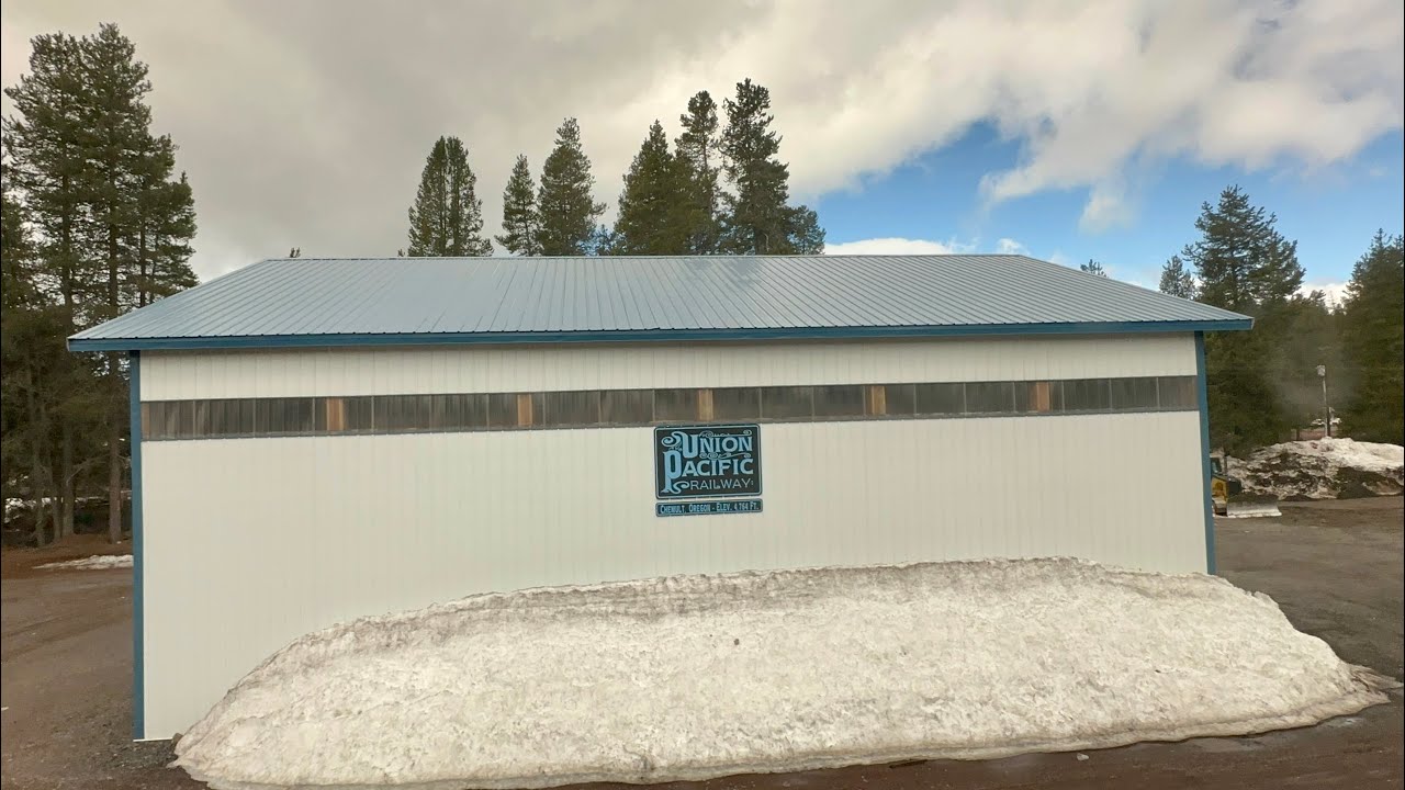 Out the Window: A Time Lapse. Amtrak Coast Starlight pulling into the ...