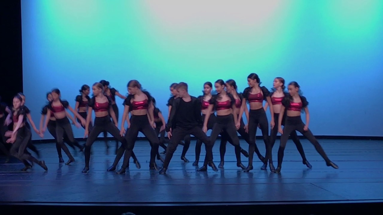 Show 6 Welcome To The Jungle - YouTube