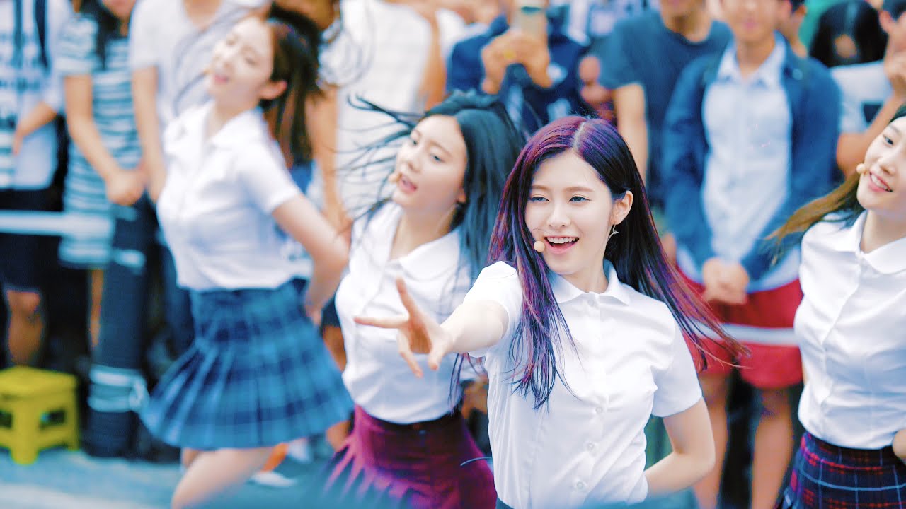 [4k Fancam/직캠] 160625 다이아 (DIA) - 그길에서 @홍대 버스킹 - YouTube