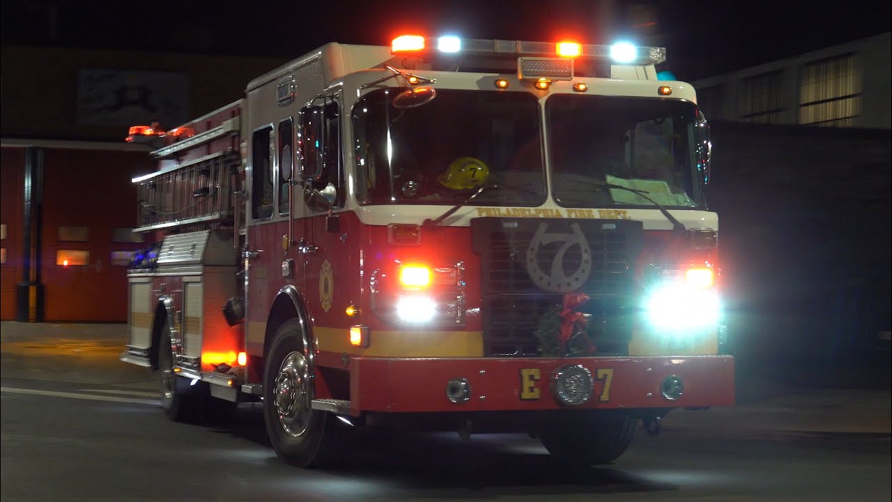 Philadelphia Fire Department Engine 7 Responding - YouTube