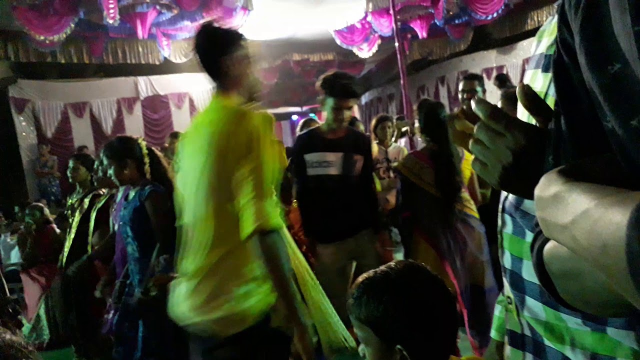 Rajesh valvi chae lagnacha Mumbai girl dance - YouTube