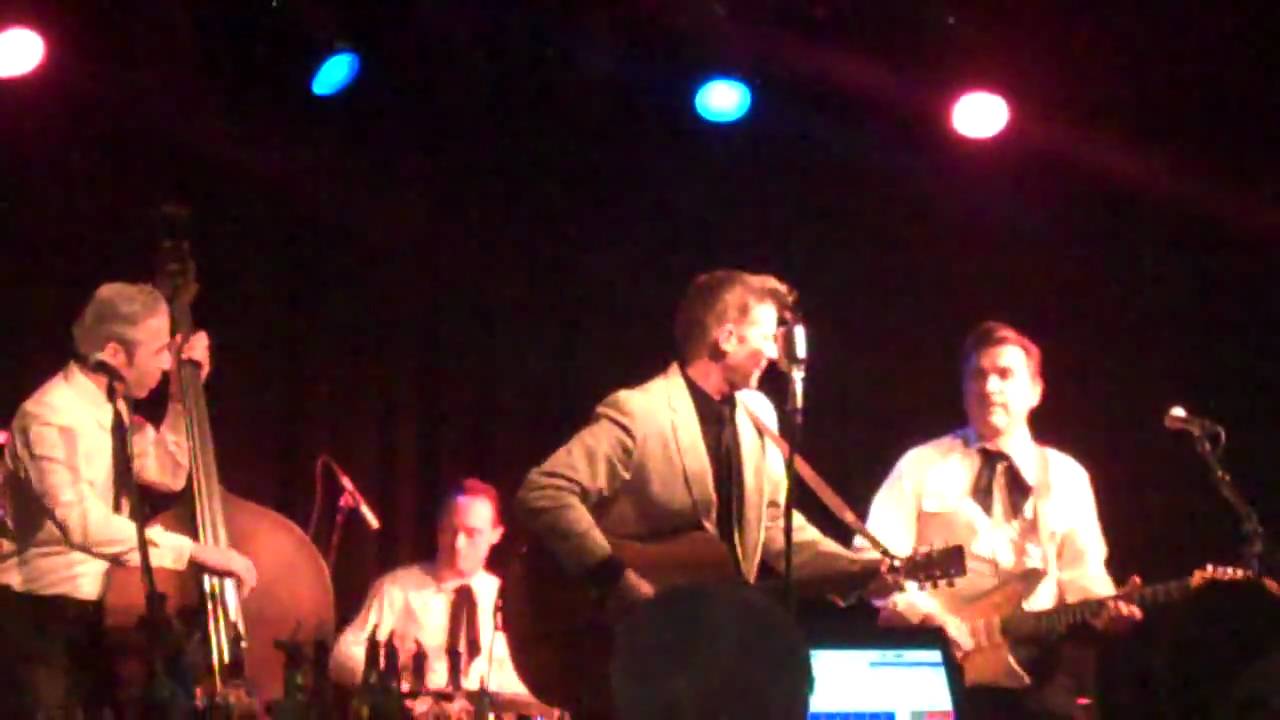 Elvis 56 Rip It Up - YouTube