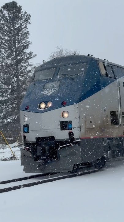 #amtrak 290 in the snow (February 6, 2025) - YouTube