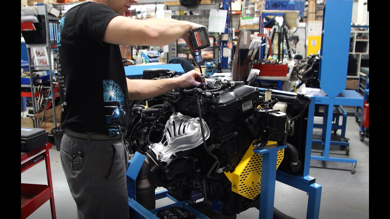 EM-141S-TY01 Engine mechanical diagnosis trainer - YouTube