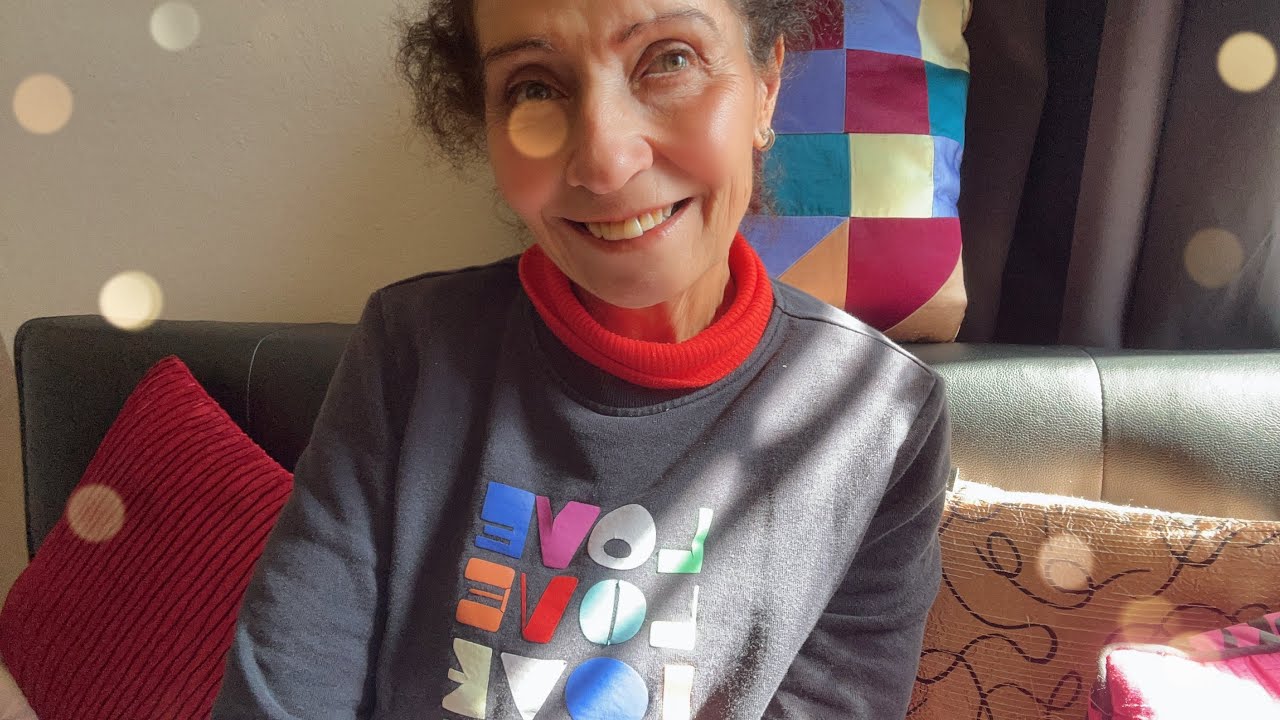 Christina Sings ‘Lean On Me’ by Michael Bolton & Suzi Benson - YouTube