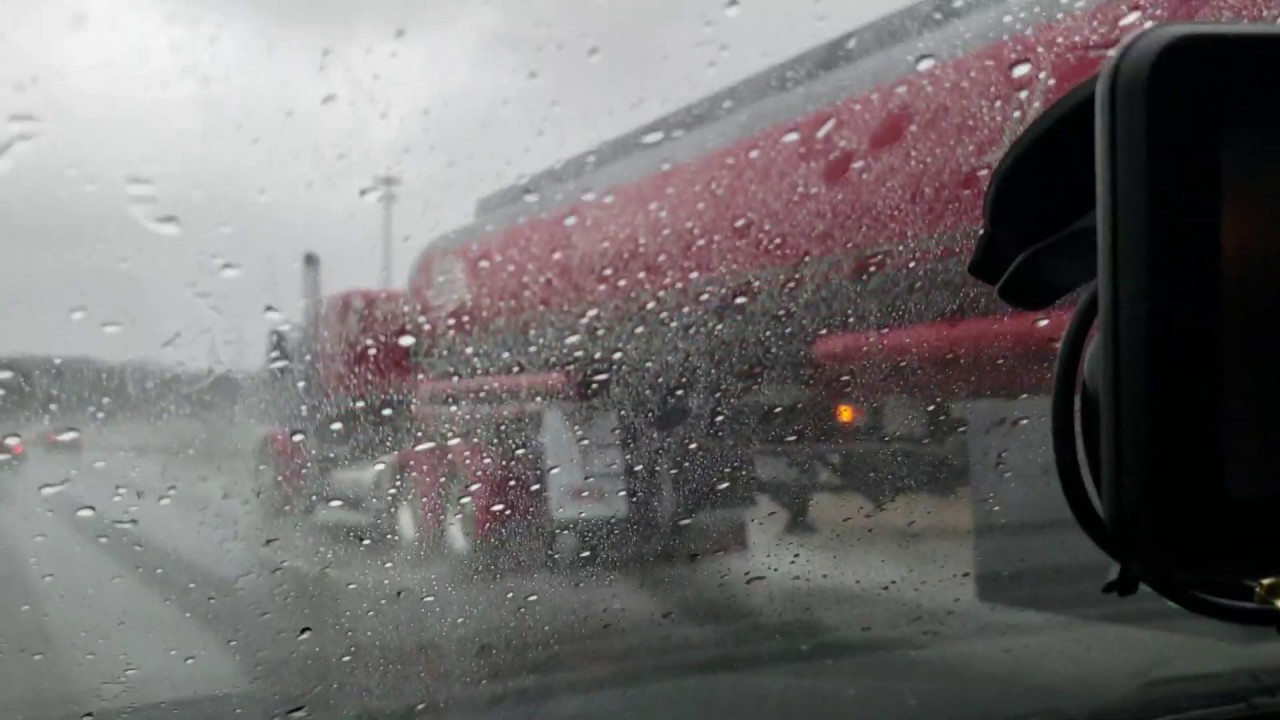 Peterbilt 389 Tractor Trailer in the Rain - YouTube