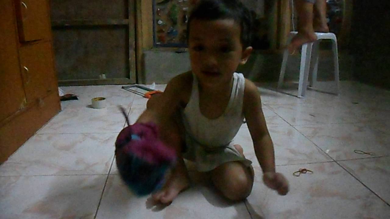 muhhaimn n baby memries nangita sija ug kamot nga gloves - YouTube