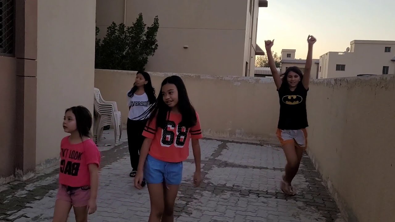 Traditional Filipino Games (Patintero/tubig-tubig) - YouTube