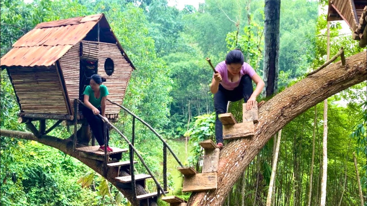 Building a tree house in 2 days.Girl builds her own wooden cabin- From ...